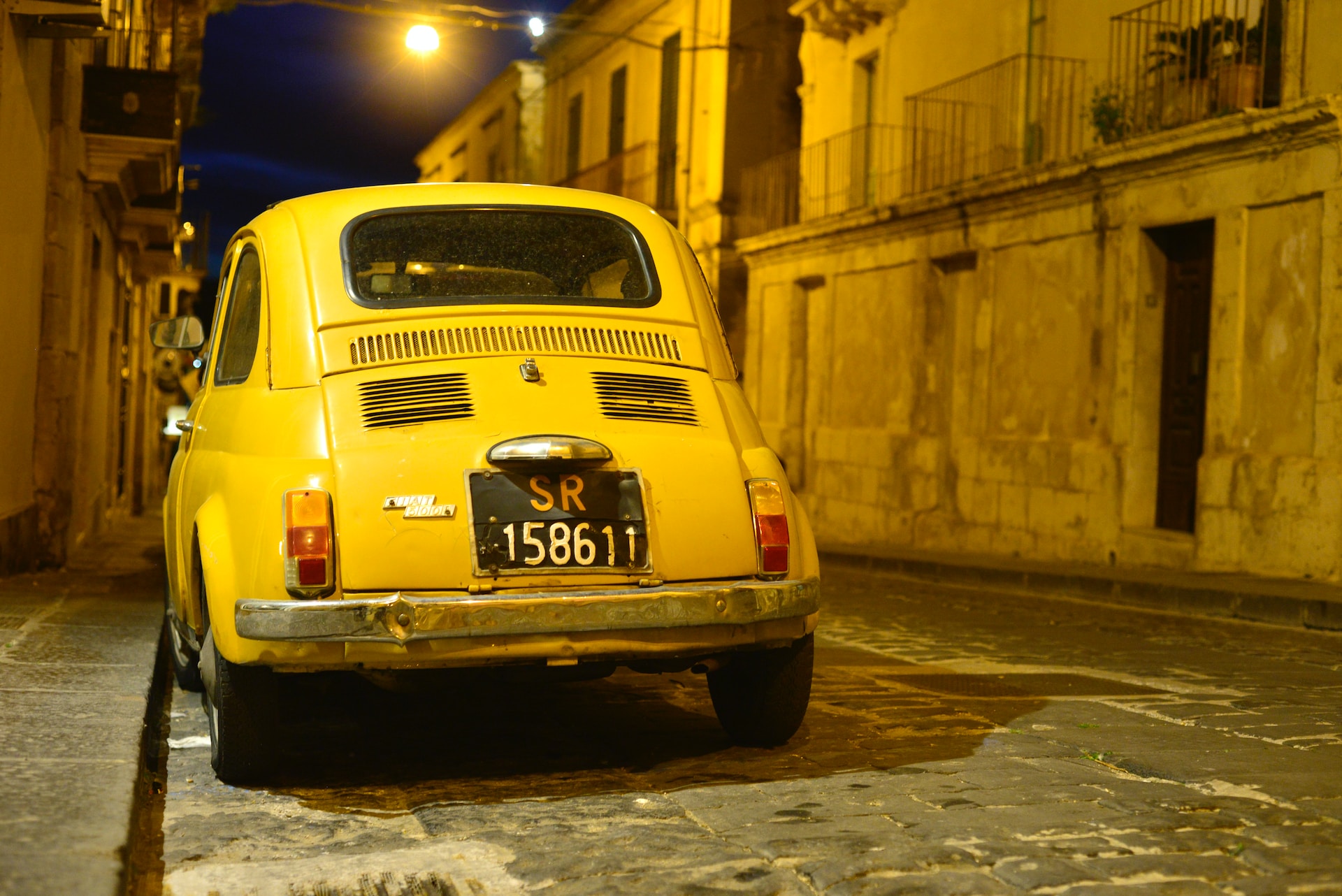 Come verificare la targa di un'auto?